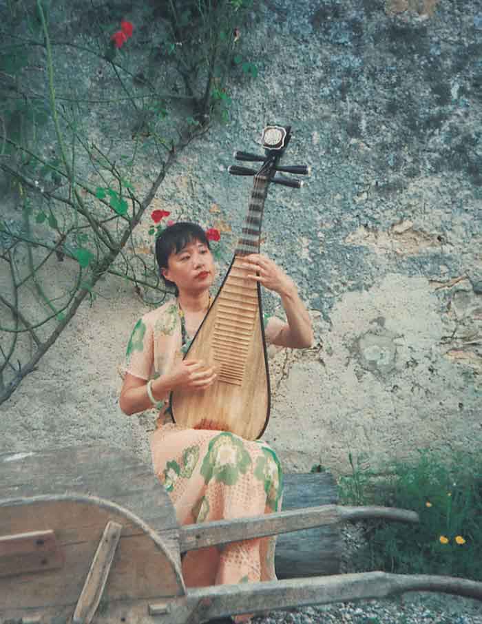 Distant Sounds: The Story of Qui Xia